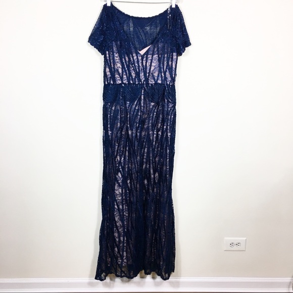 JS Collections | Dresses | New Js Collections Embroidered Lace Gown Sz ...
